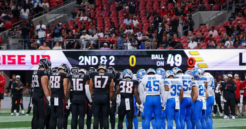 4 powerful lessons from the NFL’s viral prayer moment | Opinion ...