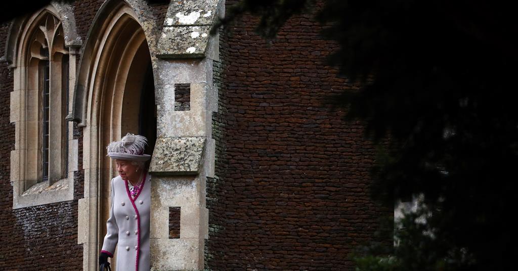 12 holy moments with the Queen - in pictures | Archive content ...