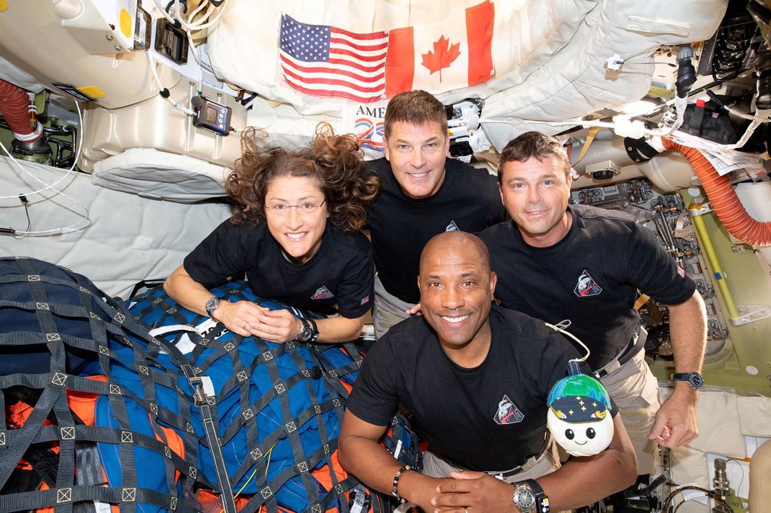Christian astronaut Victor Glover broadcast a message of love and unity ...